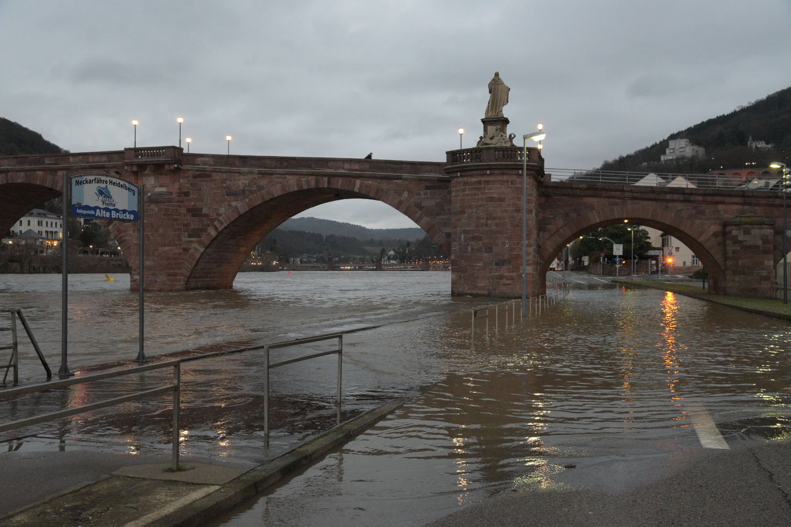 Straßen in Heidelberg überschwemmt | RPR1.